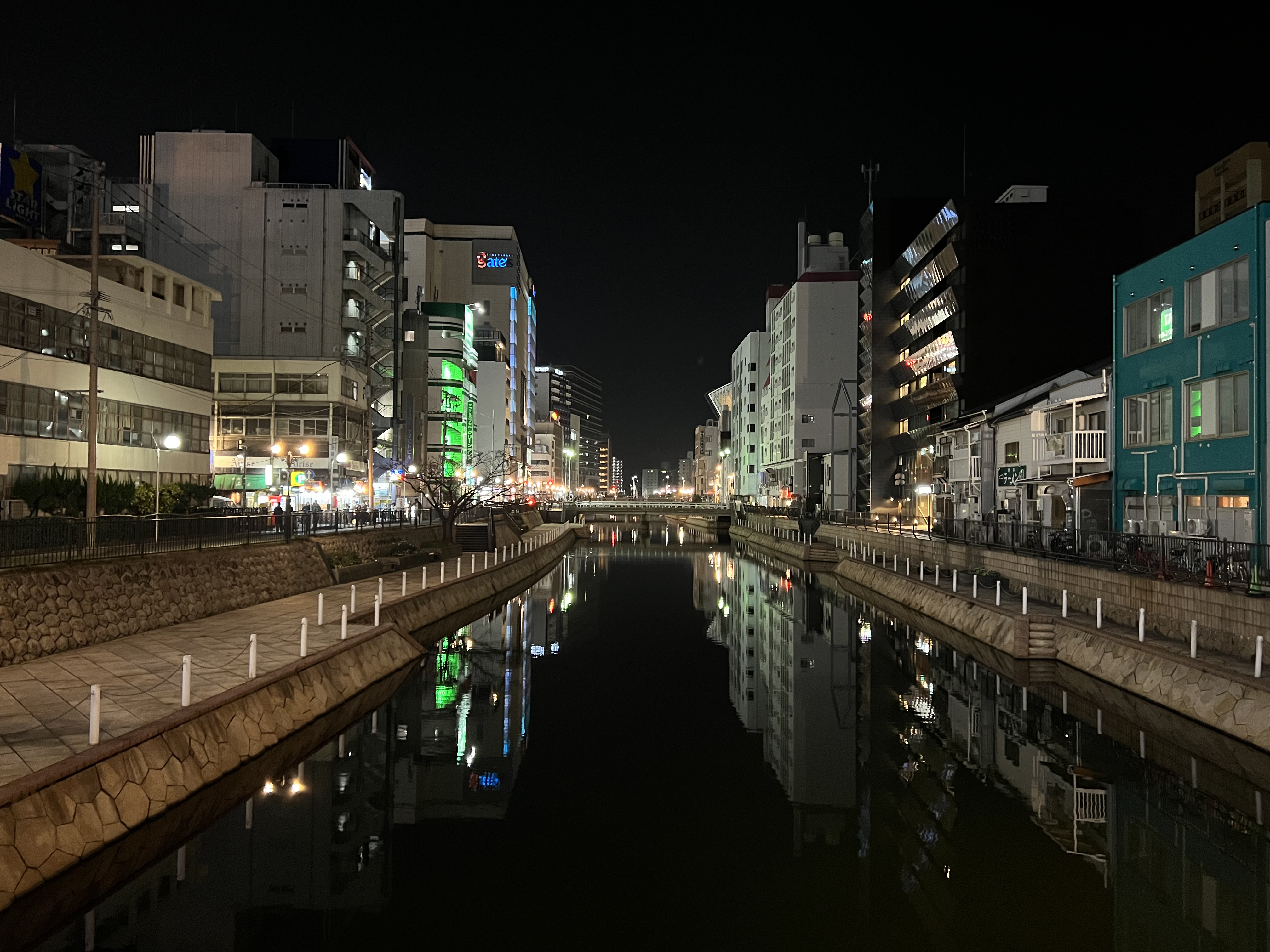 First day in Fukuoka. | 스푸닝 OTT